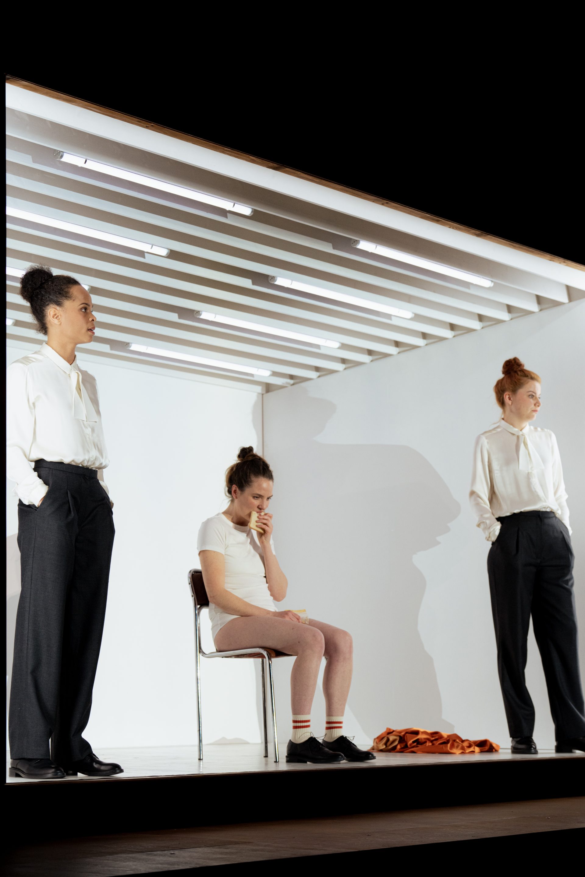 2024-03-08 - »Prima Facie*. Ein Kreuzverhör von Suzie Miller« Premiere ...